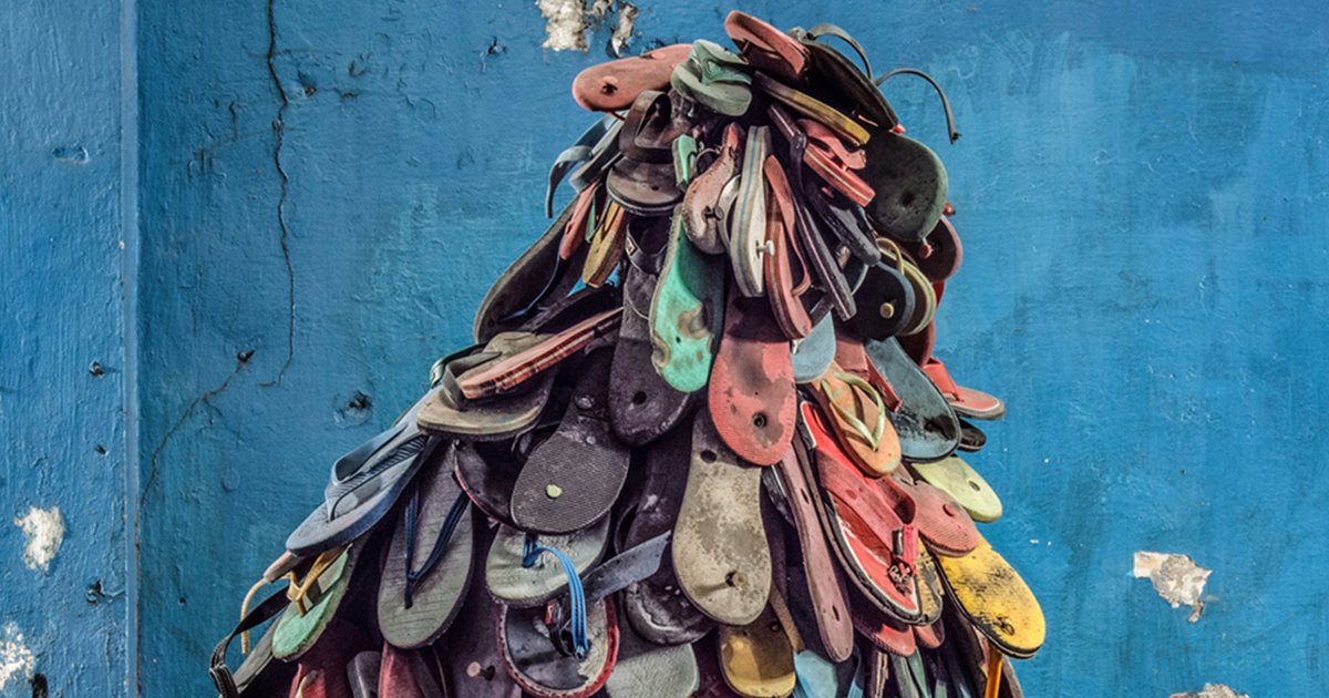 Transformar la basura en arte de protesta