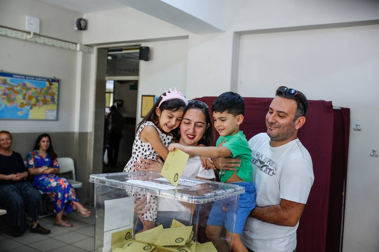 Tus emociones afectan a la hora de votar: esto es lo que dice la ciencia