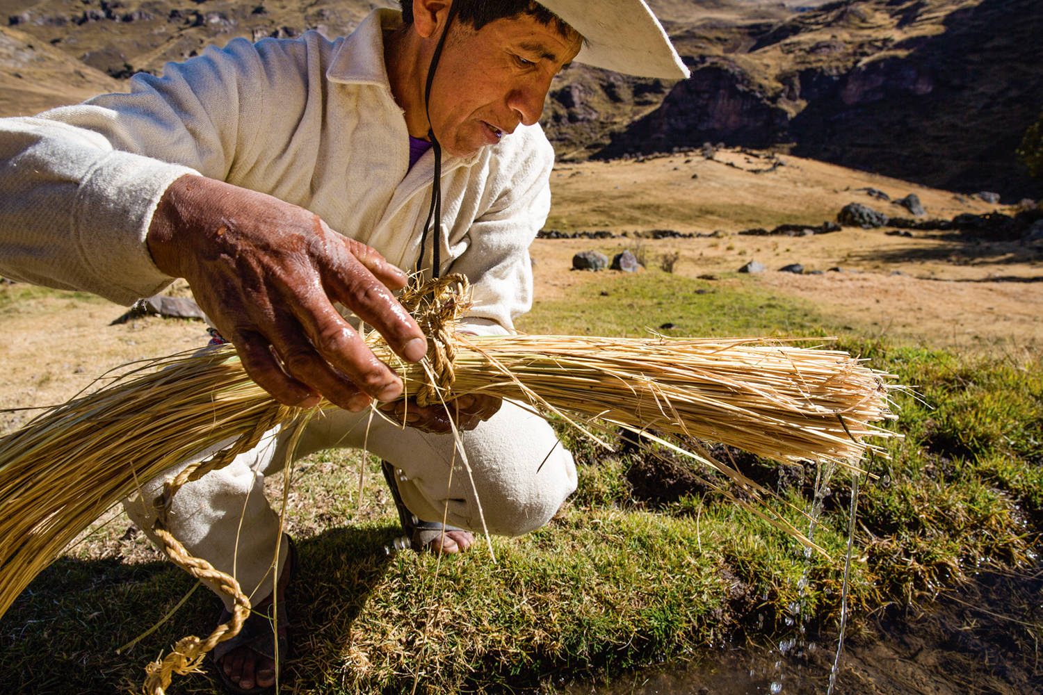 El puente inca que se reconstruye cada primavera
