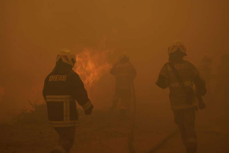 ¿Por qué están siendo tan destructivos los incendios de Chile?