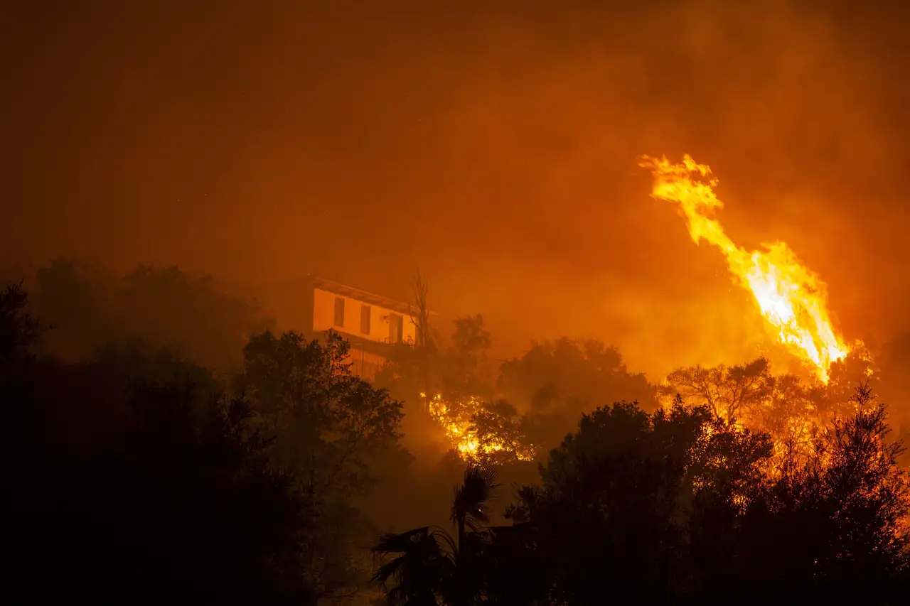 Por qué los incendios en California se han vuelto letales de la noche a la mañana