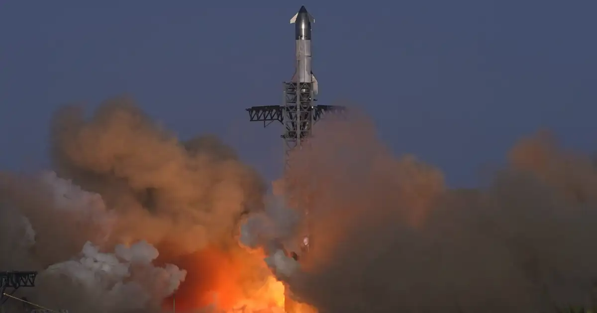 Así se vio la explosión del Starship durante su octava prueba