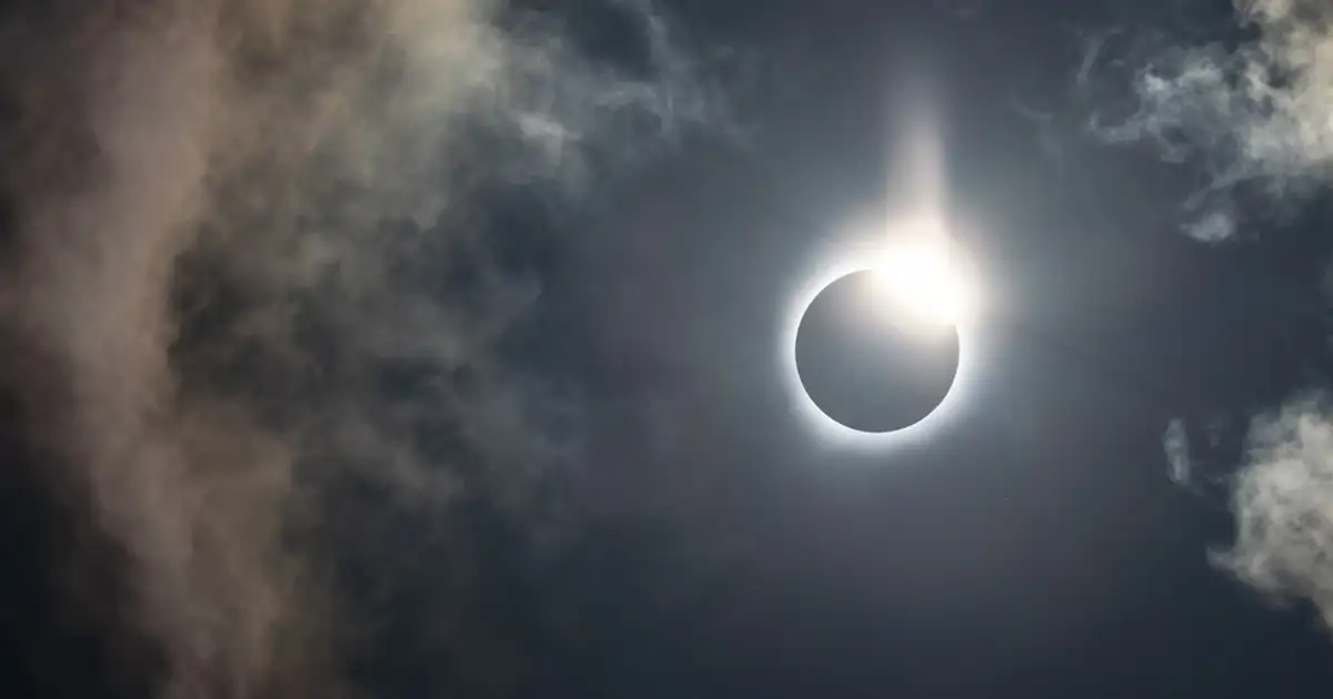 Esta semana arranca la primera temporada de eclipses de 2025: no te ...