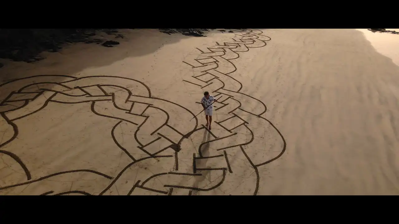 Entre mareas: arte efímero contra el olvido del mar