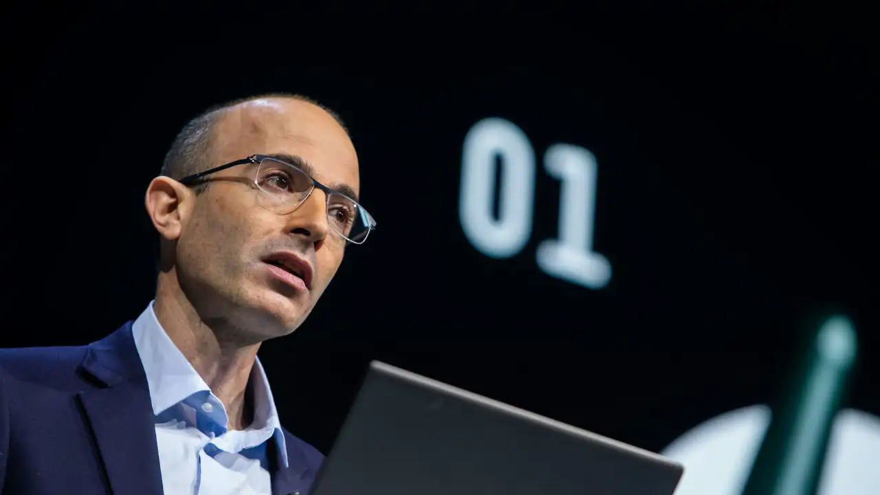 Yuval Noah Harari, experto en tecnología, ataca a la IA: “Hemos creado ...