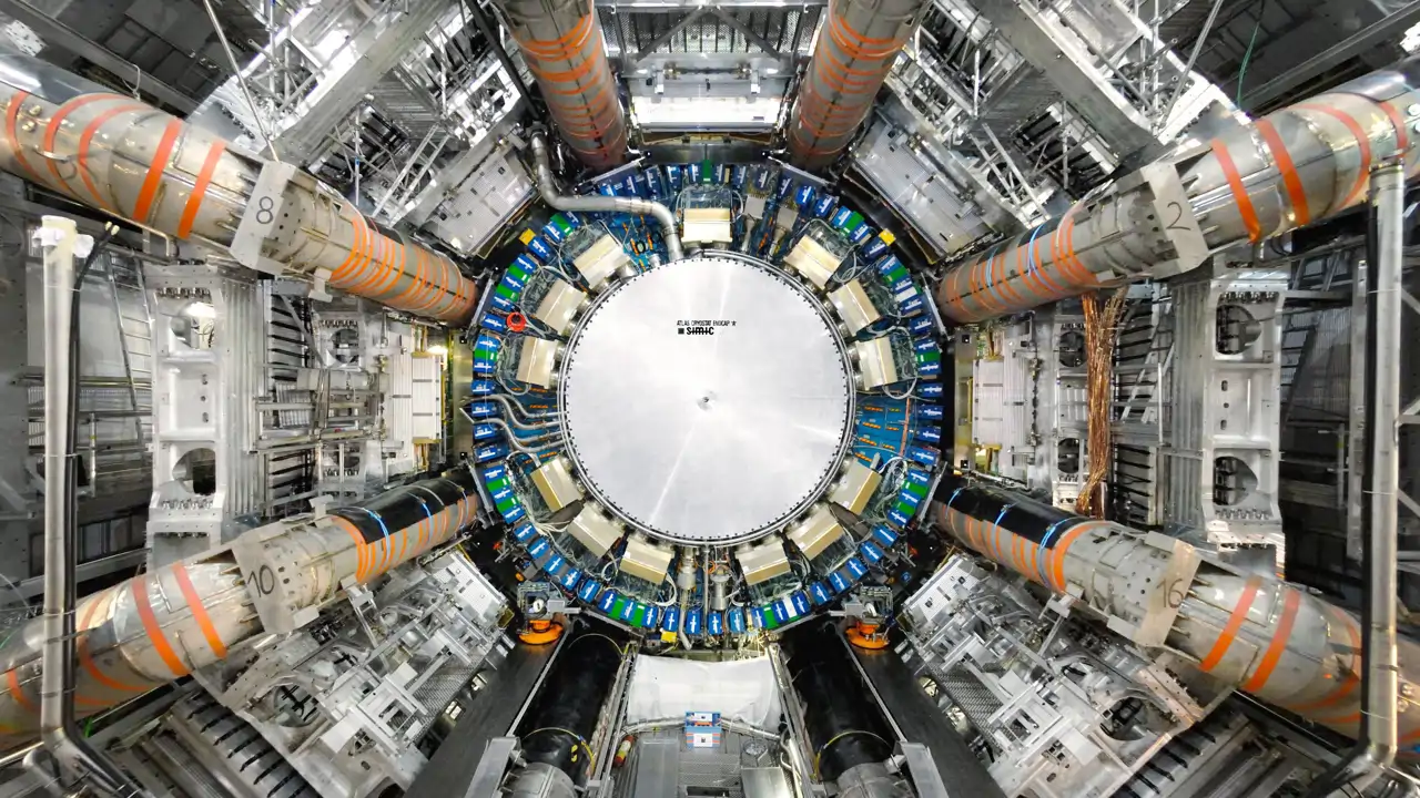¿Qué es la radiación alfa? Del núcleo atómico al reactor nuclear